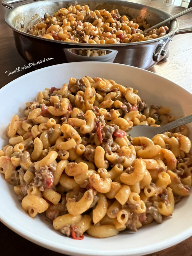 Taco Macaroni & Cheese With Queso - Sweet Little Bluebird