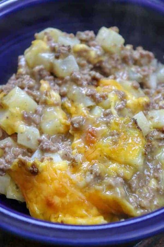 5-Ingredient Ground Beef Casserole - Weekend Potluck 447 - Sweet Little ...